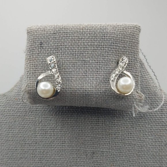 Jewelry | Silver Pearl Earrings | Poshmark